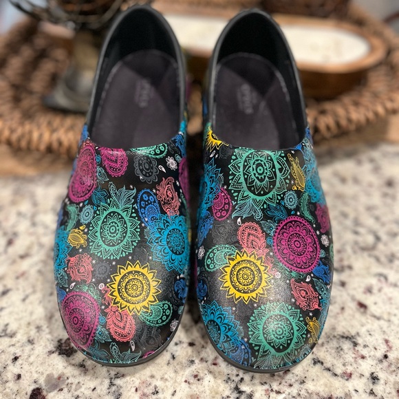 CROCS | Shoes | Crocs Dual Comfort Multicolored Clogs Like New Womens 9 ...